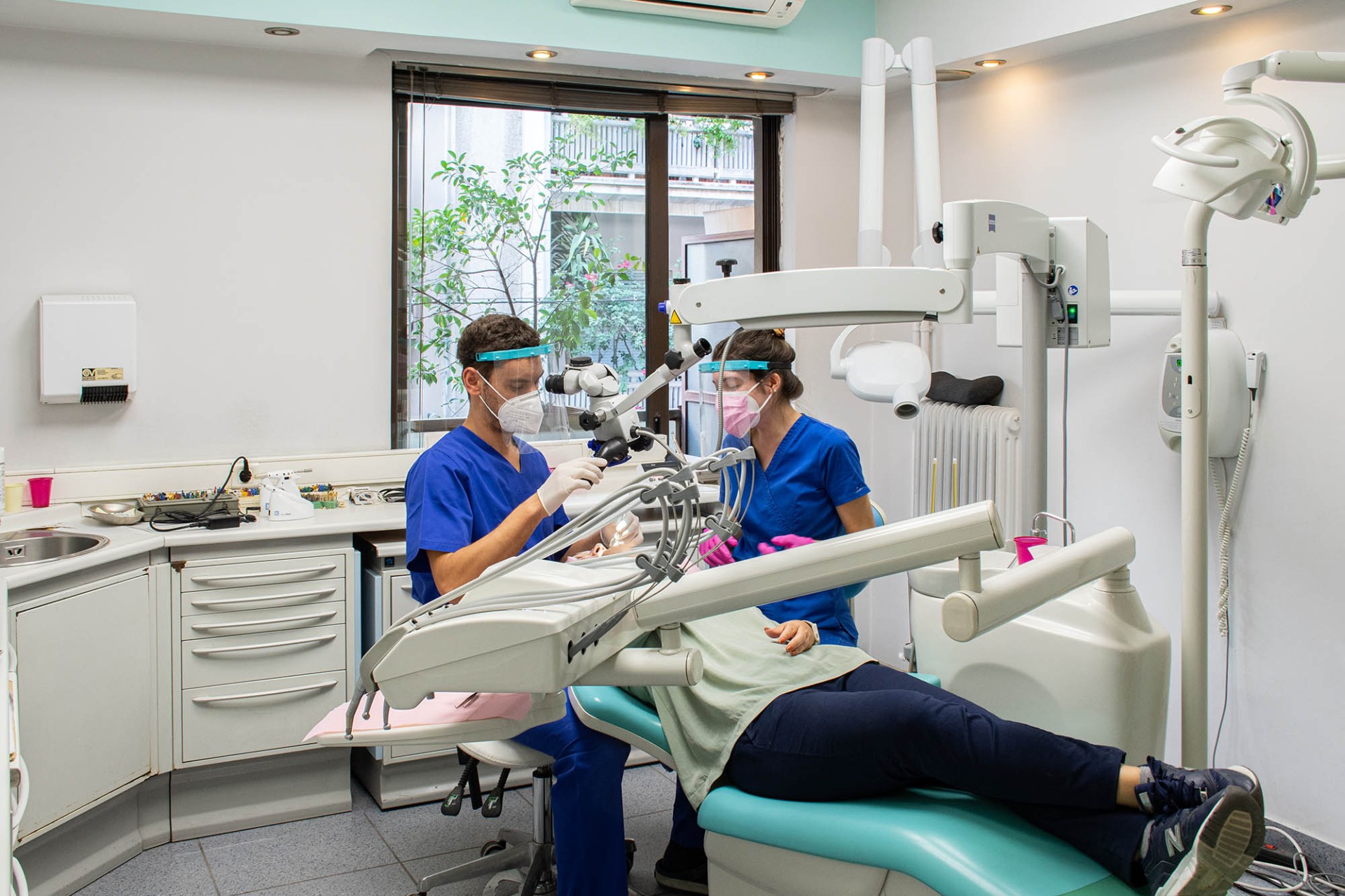 ΑΡΧΙΚΗ - Ενδοδοντολόγος, Σίσκος Χρήστος DDS,MSc Endodontics